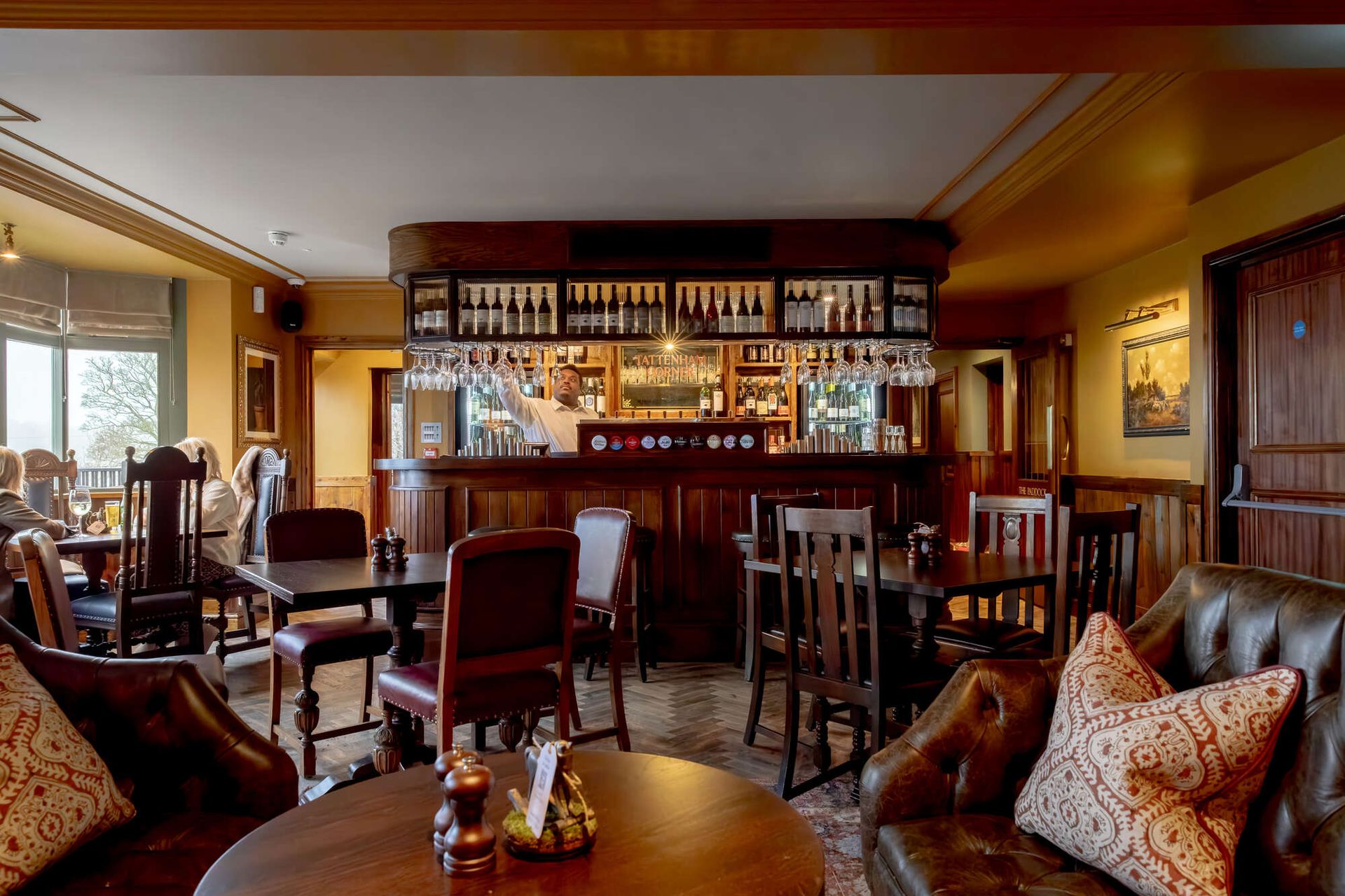 Tattenham Corner Pub | Unrivalled Views of Epsom Racecourse