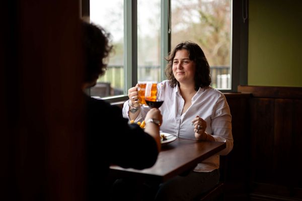 Tattenham Corner Pub | Unrivalled Views of Epsom Racecourse