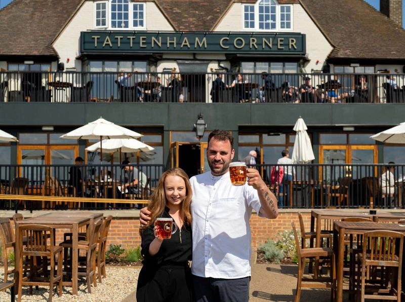 Tattenham Corner Pub | Unrivalled Views of Epsom Racecourse