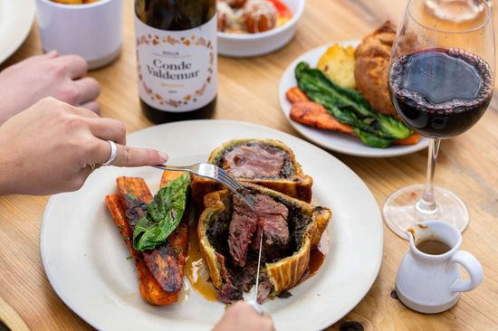 Tattenham Corner Pub | Unrivalled Views of Epsom Racecourse