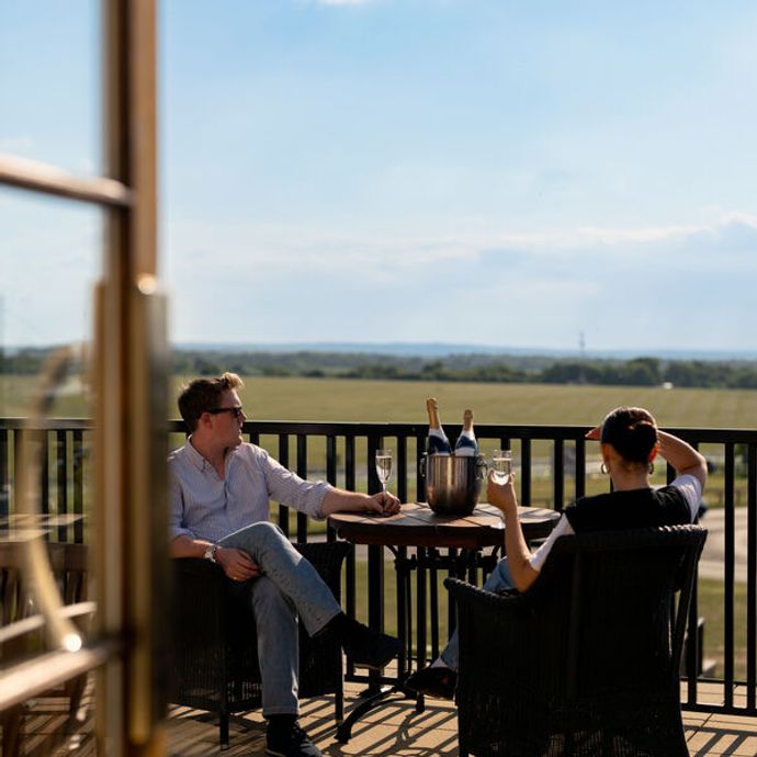 Tattenham Corner Pub | Unrivalled Views of Epsom Racecourse