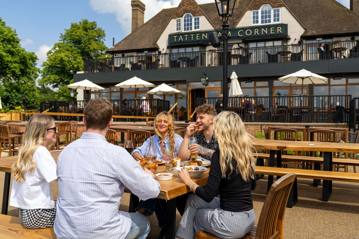Tattenham Corner Pub | Unrivalled Views of Epsom Racecourse