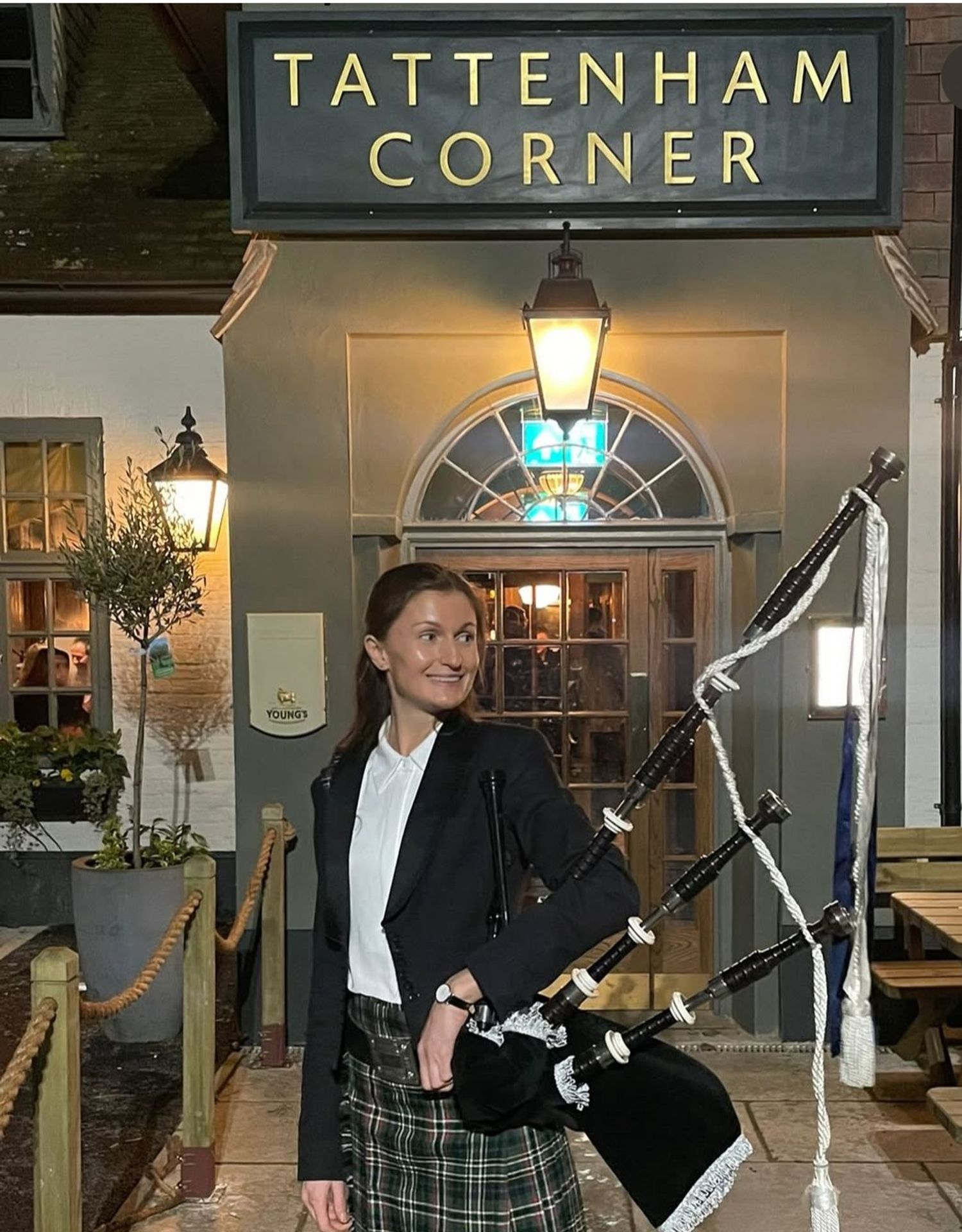 Tattenham Corner Pub | Unrivalled Views of Epsom Racecourse