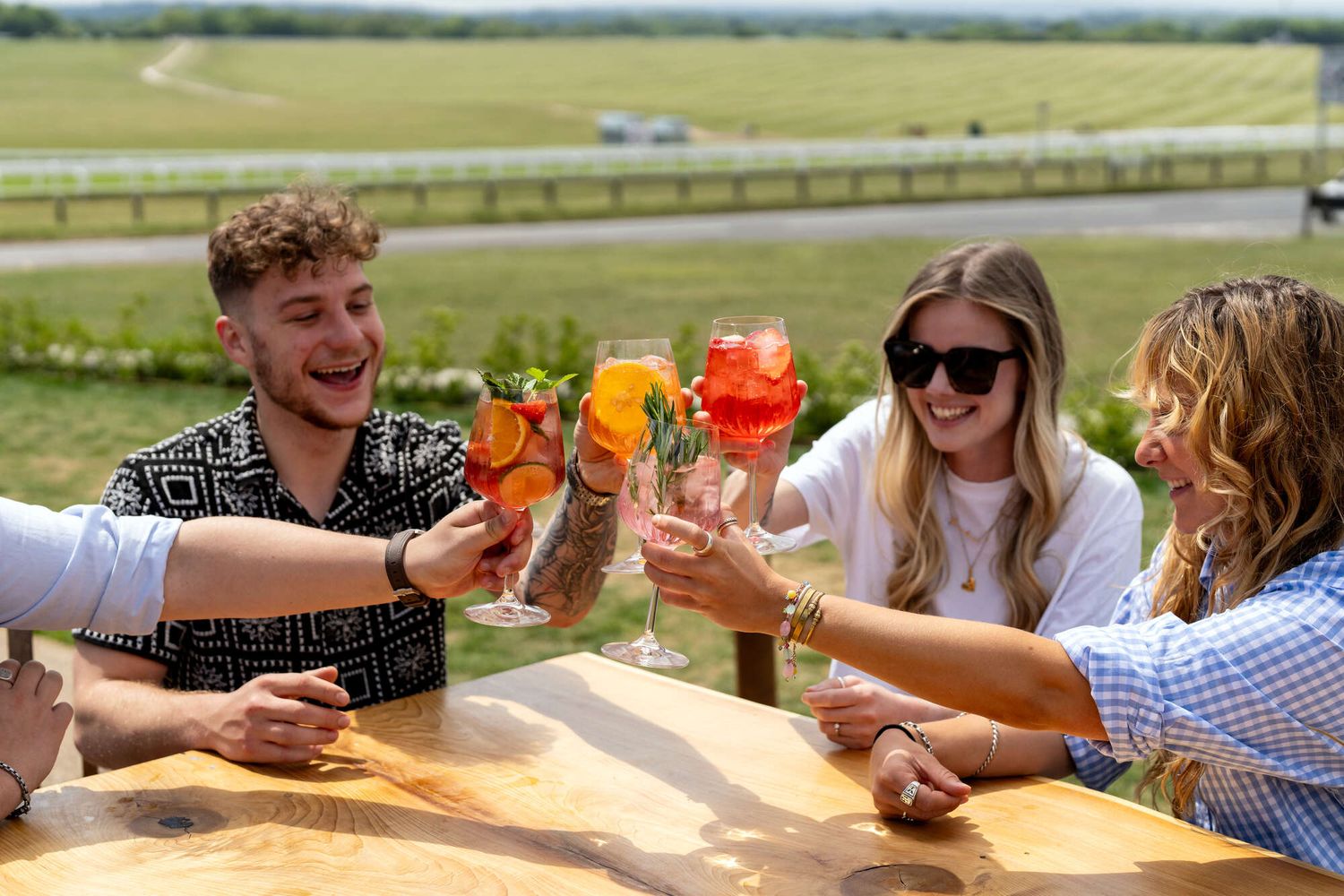 Tattenham Corner Pub | Unrivalled Views of Epsom Racecourse